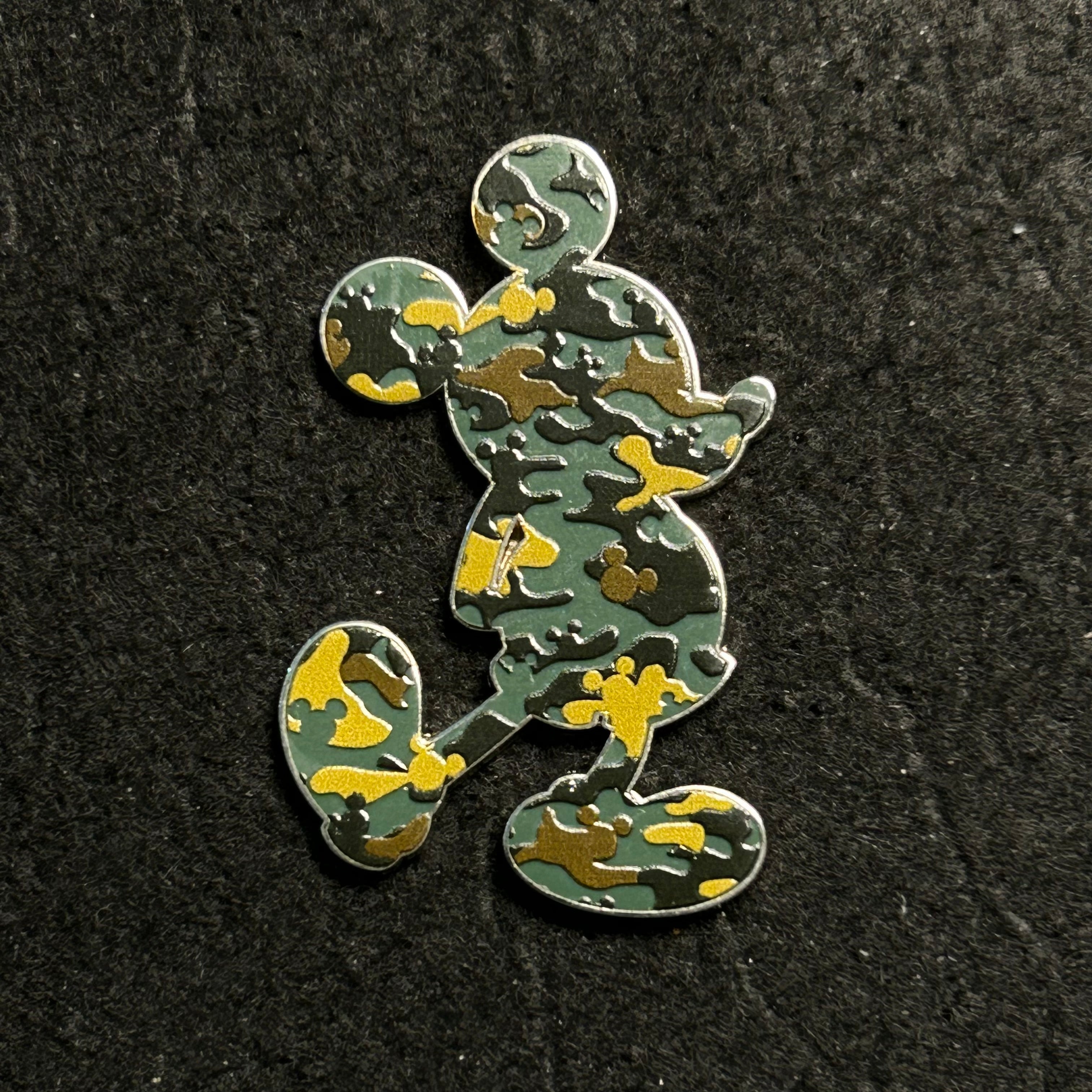 2025 - Camouflage Mickey - Full Body - Disney Pin – Pin Pathways